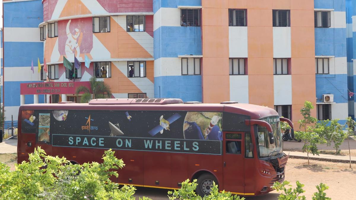 ISRO’s “Space on Wheels” offers a peek into Indian Space Programme to students in Karimnagar ...